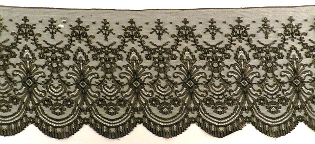 Tira de encaje antiguo de Chantilly 450 x 28 cm #A1939 - Tiras - Encajes