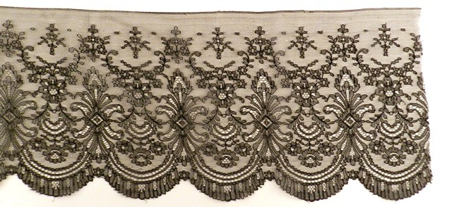 Tira de encaje antiguo de Chantilly 450 x 28 cm #A1939 - Tiras - Encajes